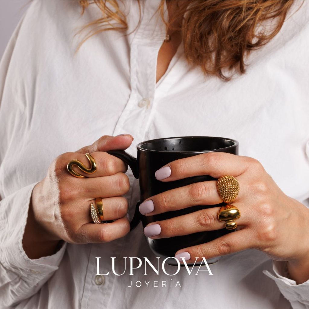 Anillo Luxe Curve – Lupnova Joyería